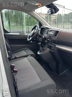Grey Toyota Proace 2018 in Riga, with an engine capacity of 1.60 L and mileage of 179 thousand km for 15500 €, photo 14 on AUTOMOTO.COM.LV