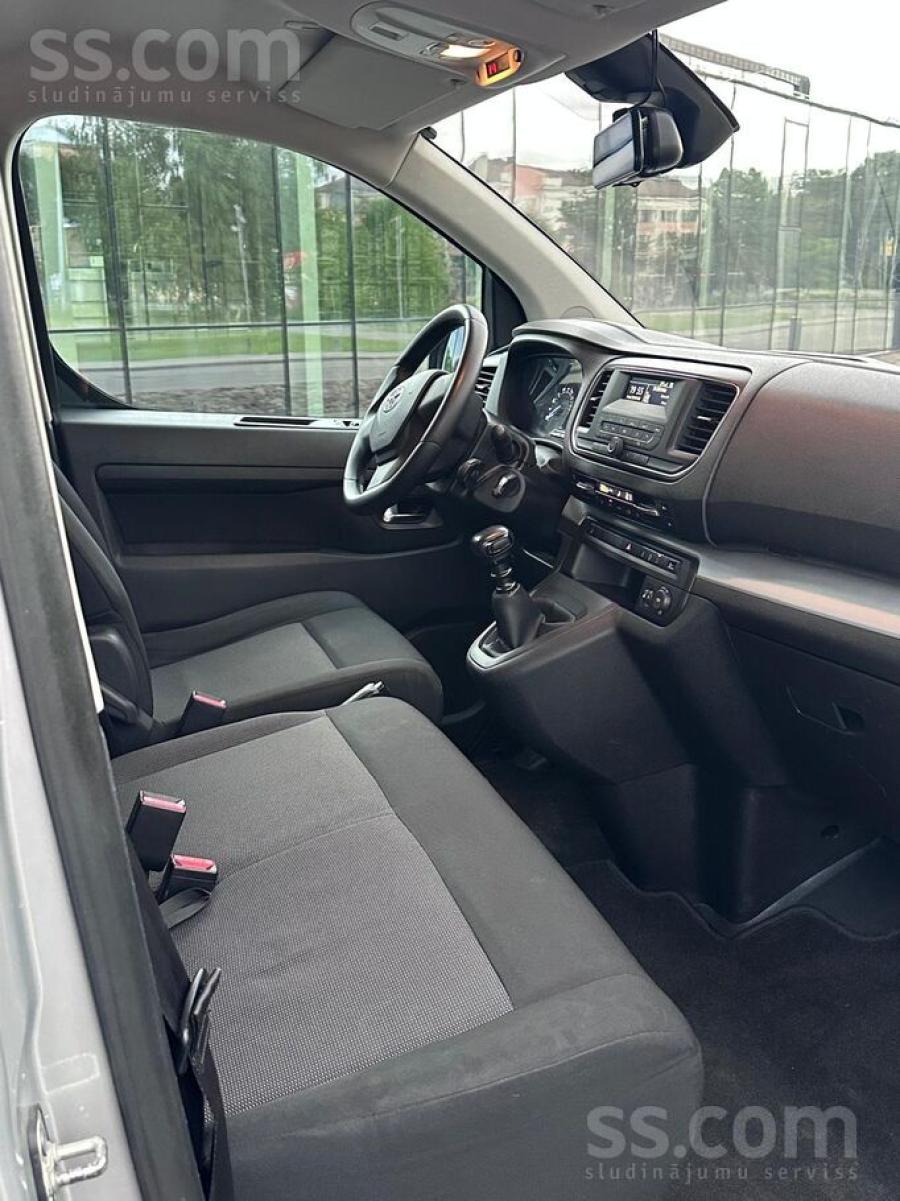 Grey Toyota Proace 2018 in Riga, with an engine capacity of 1.60 L and mileage of 179 thousand km for 15500 €, photo 14 on AUTOMOTO.COM.LV