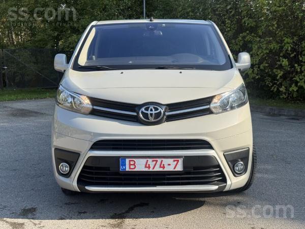 Grey Toyota Proace 2018 in Riga, with an engine capacity of 1.50 L and mileage of 190 thousand km for 13970 €, photo 6 on AUTOMOTO.COM.LV