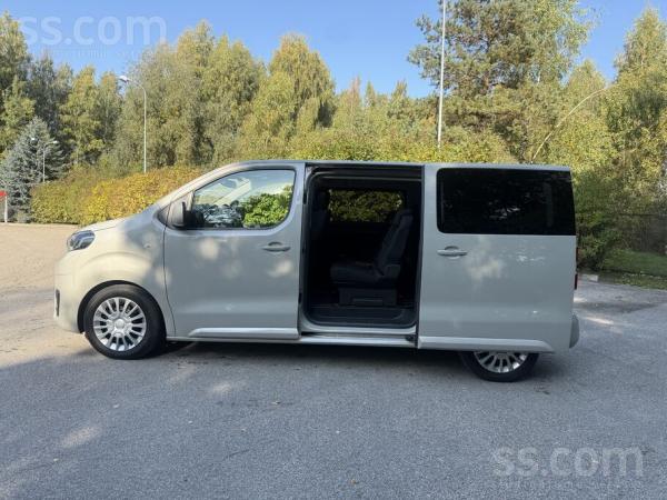 Grey Toyota Proace 2018 in Riga, with an engine capacity of 1.50 L and mileage of 190 thousand km for 13970 €, photo 8 on AUTOMOTO.COM.LV