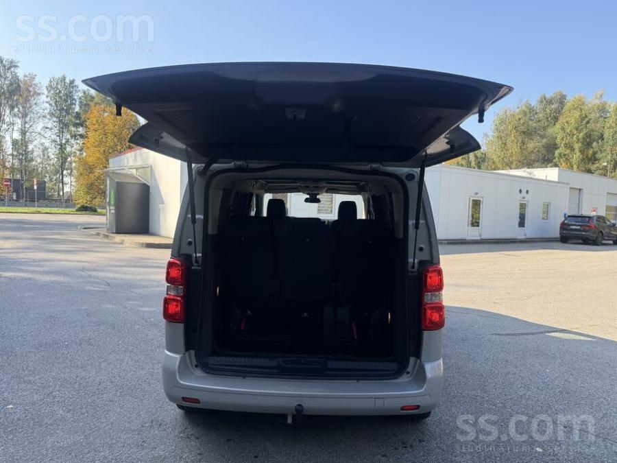 Grey Toyota Proace 2018 in Riga, with an engine capacity of 1.50 L and mileage of 190 thousand km for 13970 €, photo 11 on AUTOMOTO.COM.LV