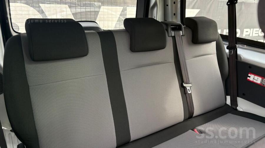 Pelēks Toyota Proace 2018 Liepāja, ar dzinēja tilpumu 1.60 L un nobraukumu 353 tūkst. km par 10350 €, foto 21 vietnē AUTOMOTO.COM.LV
