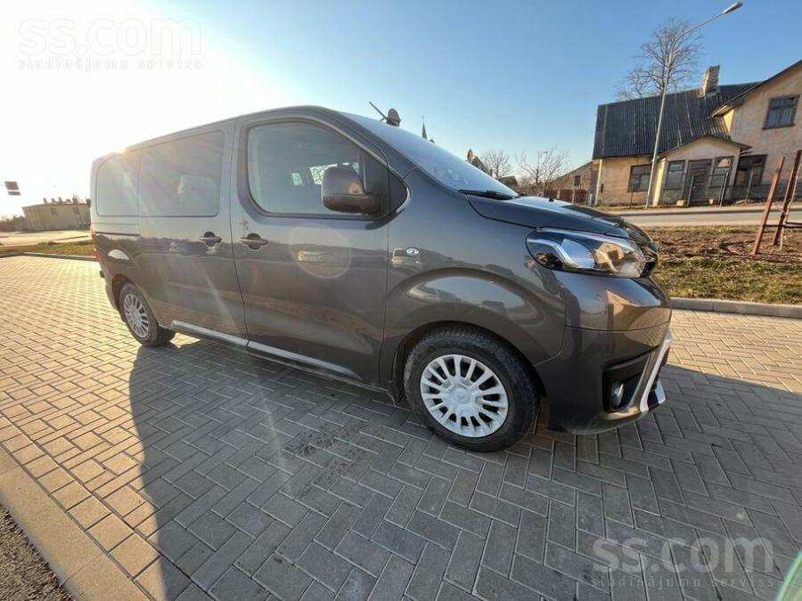 Grey Toyota Proace 2019 in Aizkraukle, with an engine capacity of 1.50 L and mileage of 128 thousand km for 18490 €, photo 6 on AUTOMOTO.COM.LV