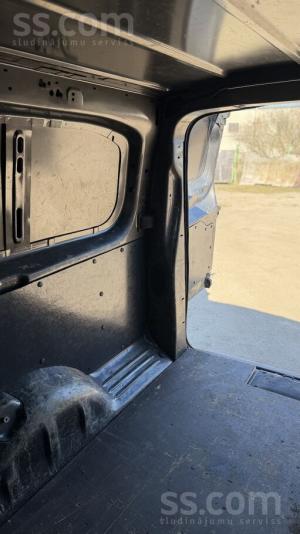 Pelēks Toyota Proace 2020 Daugavpils, ar dzinēja tilpumu 2.00 L un nobraukumu 205 tūkst. km par 10350 €, foto 13 vietnē AUTOMOTO.COM.LV