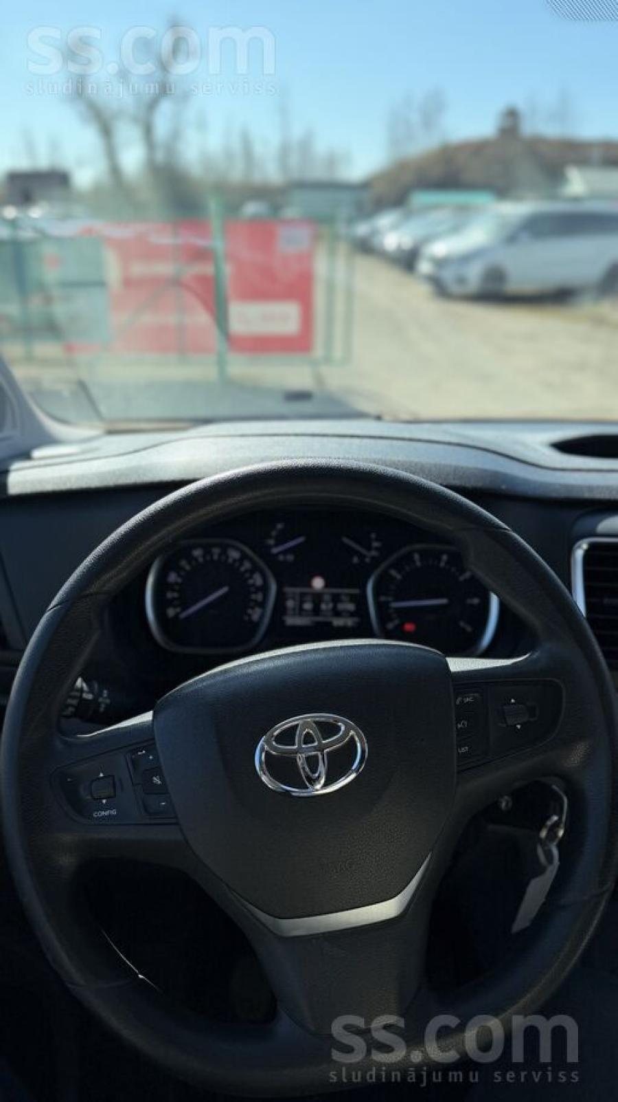 Pelēks Toyota Proace 2020 Daugavpils, ar dzinēja tilpumu 2.00 L un nobraukumu 205 tūkst. km par 10350 €, foto 24 vietnē AUTOMOTO.COM.LV