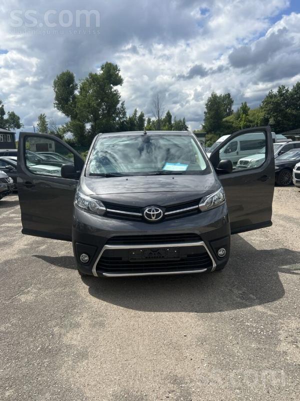 Pelēks Toyota Proace 2020 Daugavpils, ar dzinēja tilpumu 2.00 L un nobraukumu 205 tūkst. km par 10350 €, foto 1 vietnē AUTOMOTO.COM.LV
