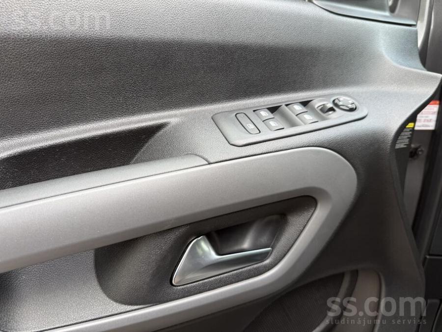 Grey Toyota Proace 2020 in Riga, with an engine capacity of 1.50 L and mileage of 149 thousand km for 14570 €, photo 16 on AUTOMOTO.COM.LV