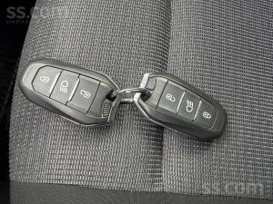 Grey Toyota Proace 2020 in Riga, with an engine capacity of 1.50 L and mileage of 149 thousand km for 14570 €, photo 33 on AUTOMOTO.COM.LV