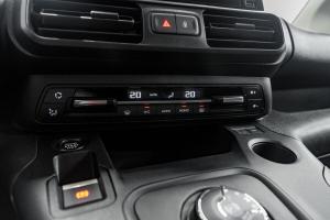 Grey Toyota Proace 2022 in Tallinn, with an engine capacity of 1.20 L and mileage of 51 thousand km for 17900 €, photo 11 on AUTOMOTO.COM.LV
