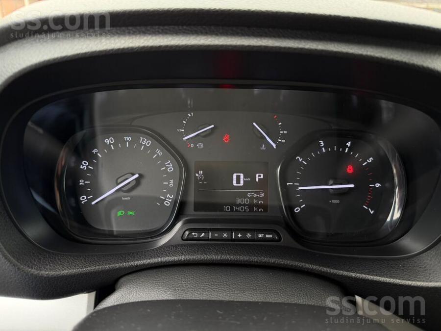 Pelēks Toyota Proace 2023 Jēkabpils, ar dzinēja tilpumu 2.00 L un nobraukumu 101 tūkst. km par 24400 €, foto 22 vietnē AUTOMOTO.COM.LV