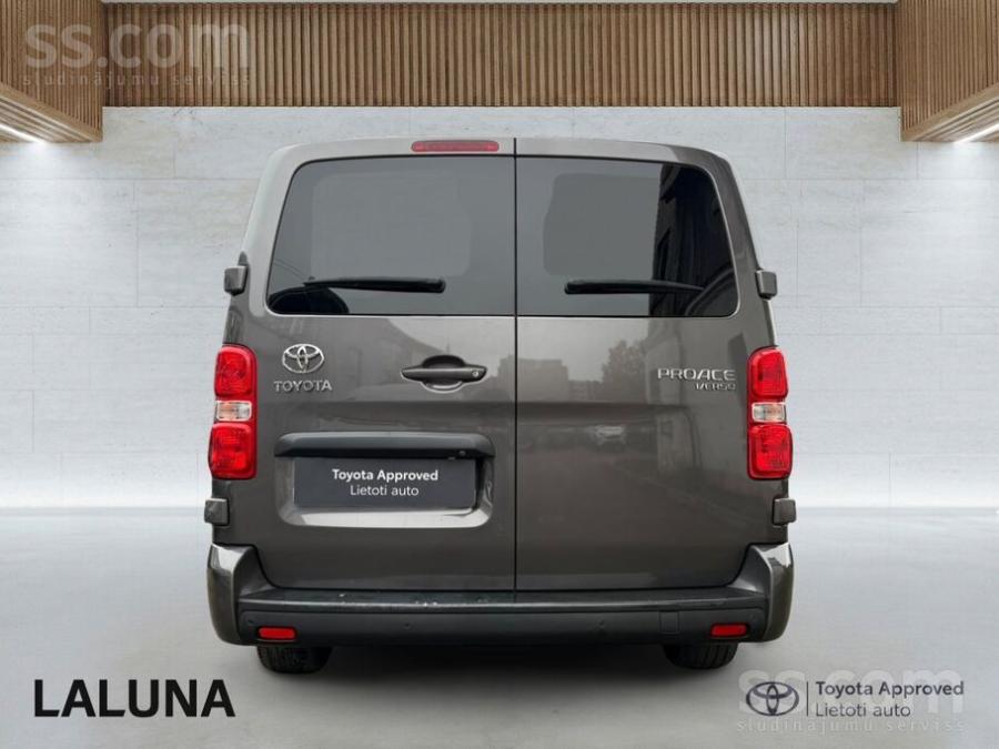 Grey Toyota Proace 2023 in Jekabpils, with an engine capacity of 2.00 L and mileage of 120 thousand km for 23900 €, photo 5 on AUTOMOTO.COM.LV