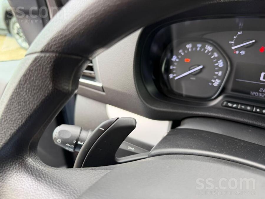 Grey Toyota Proace 2023 in Jekabpils, with an engine capacity of 2.00 L and mileage of 120 thousand km for 23900 €, photo 16 on AUTOMOTO.COM.LV