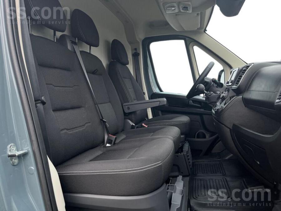 Pelēks Toyota Proace 2025 Rīga, ar dzinēja tilpumu 2.20 L un nobraukumu 19 tūkst. km par 34990 €, foto 8 vietnē AUTOMOTO.COM.LV