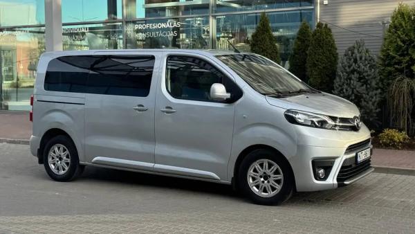Grey Toyota Proace 2017 in Riga, with an engine capacity of 2.00 L and mileage of 204 thousand km for 18200 €, photo 1 on AUTOMOTO.COM.LV
