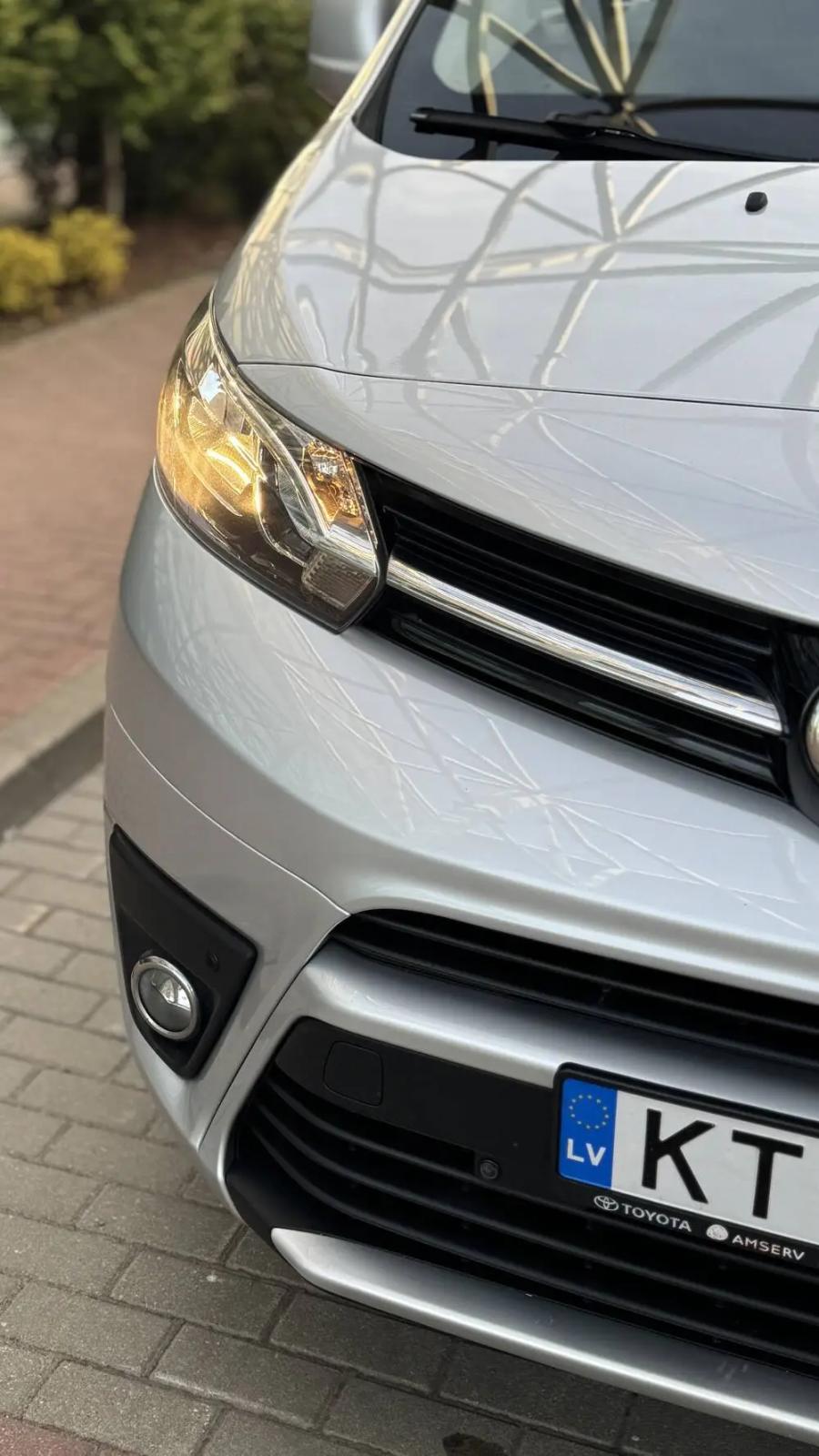 Grey Toyota Proace 2017 in Riga, with an engine capacity of 2.00 L and mileage of 204 thousand km for 18200 €, photo 8 on AUTOMOTO.COM.LV
