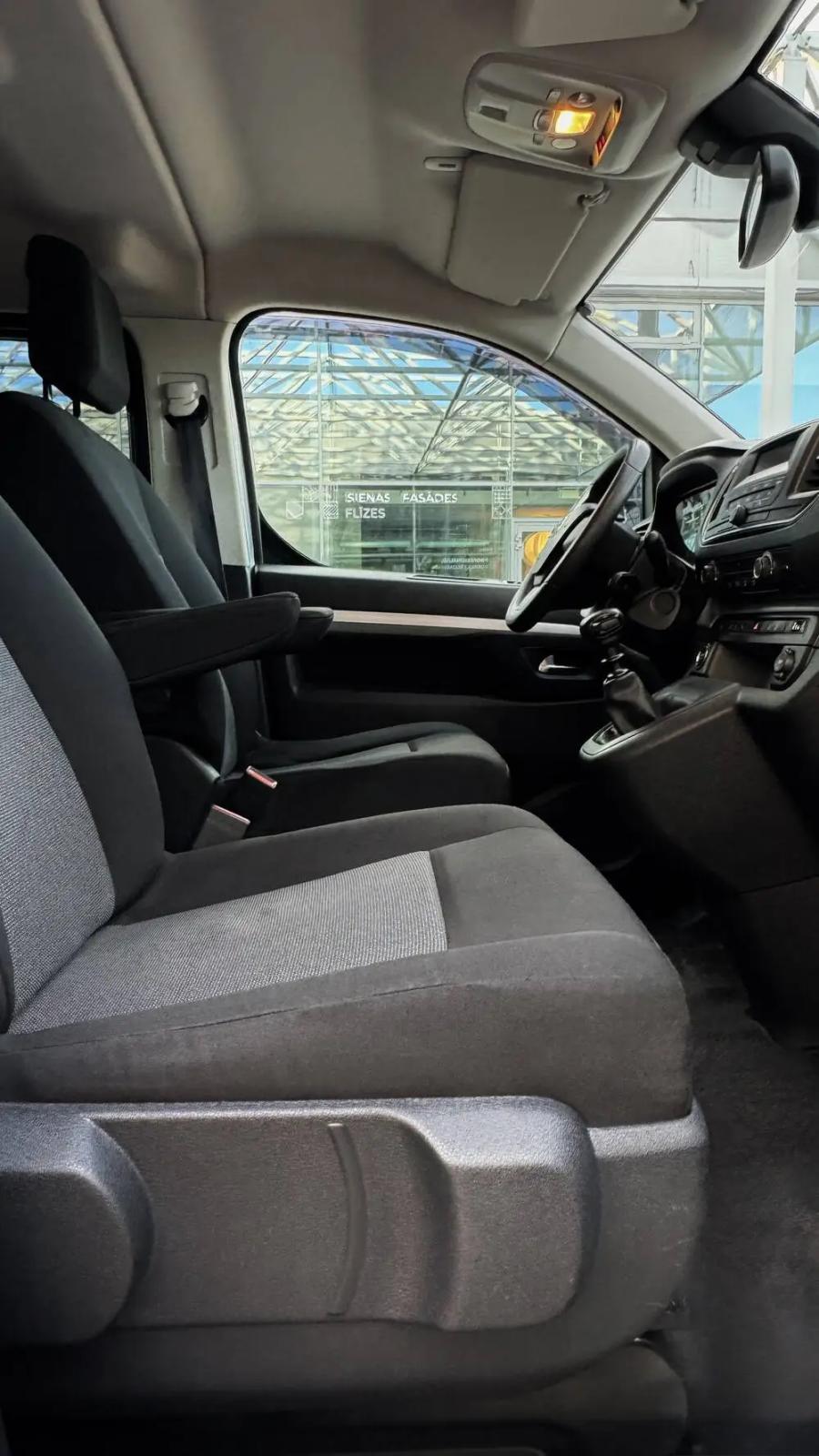 Grey Toyota Proace 2017 in Riga, with an engine capacity of 2.00 L and mileage of 204 thousand km for 18200 €, photo 16 on AUTOMOTO.COM.LV