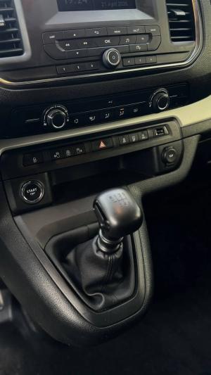 Grey Toyota Proace 2017 in Riga, with an engine capacity of 2.00 L and mileage of 204 thousand km for 18200 €, photo 19 on AUTOMOTO.COM.LV