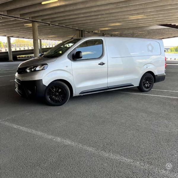 Grey Toyota Proace 2018 in Kaunas, with an engine capacity of 2.00 L and mileage of 110 thousand km for 10200 €, photo 2 on AUTOMOTO.COM.LV