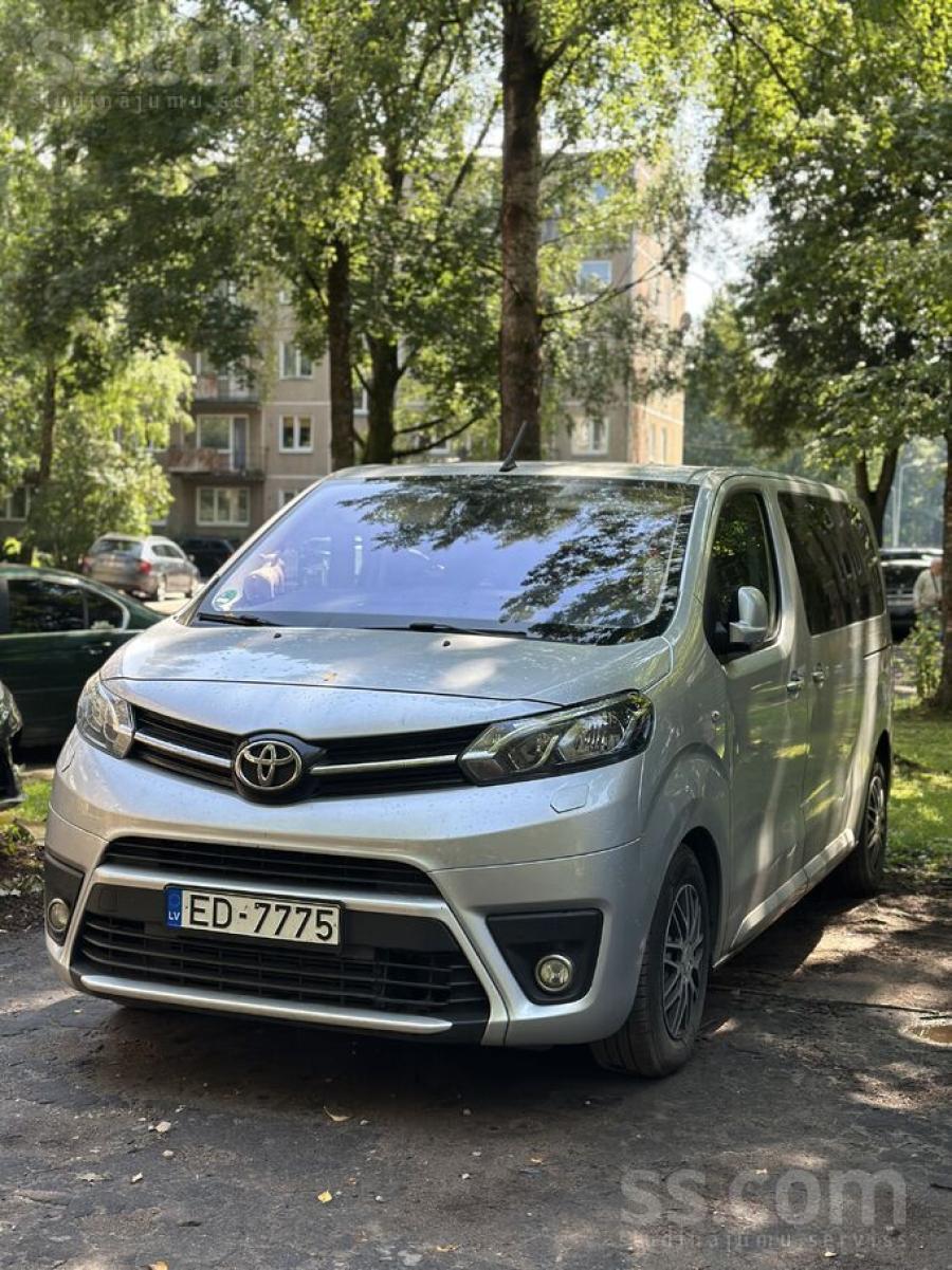Pelēks Toyota Proace 2018 Rīga, ar dzinēja tilpumu 2.00 L un nobraukumu 180 tūkst. km par 16500 €, foto 1 vietnē AUTOMOTO.COM.LV