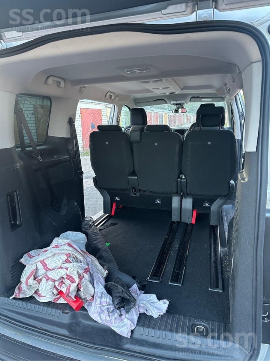 Pelēks Toyota Proace 2018 Rīga, ar dzinēja tilpumu 2.00 L un nobraukumu 180 tūkst. km par 16500 €, foto 5 vietnē AUTOMOTO.COM.LV