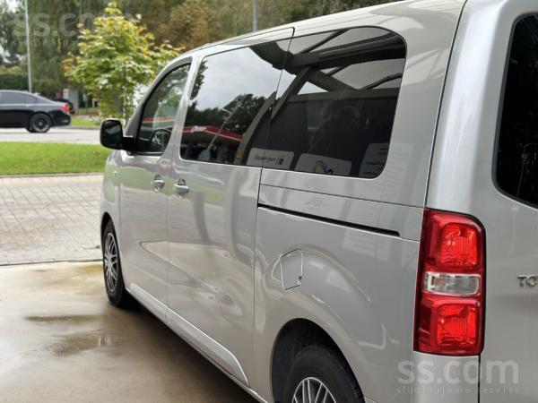 Grey Toyota Proace 2018 in Riga, with an engine capacity of 2.00 L and mileage of 180 thousand km for 14500 €, photo 4 on AUTOMOTO.COM.LV