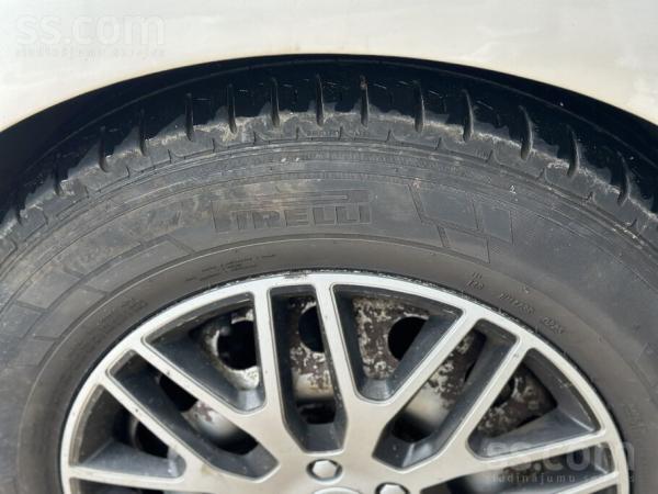 Grey Toyota Proace 2018 in Riga, with an engine capacity of 2.00 L and mileage of 180 thousand km for 14500 €, photo 6 on AUTOMOTO.COM.LV