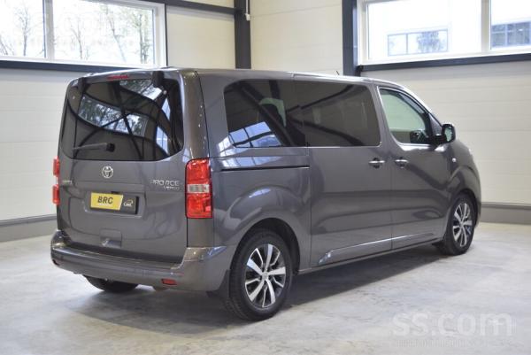 Grey Toyota Proace 2020 in Riga, with an engine capacity of 2.00 L and mileage of 142 thousand km for 23900 €, photo 3 on AUTOMOTO.COM.LV