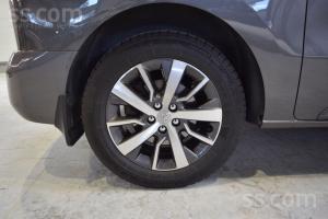 Grey Toyota Proace 2020 in Riga, with an engine capacity of 2.00 L and mileage of 142 thousand km for 23900 €, photo 5 on AUTOMOTO.COM.LV