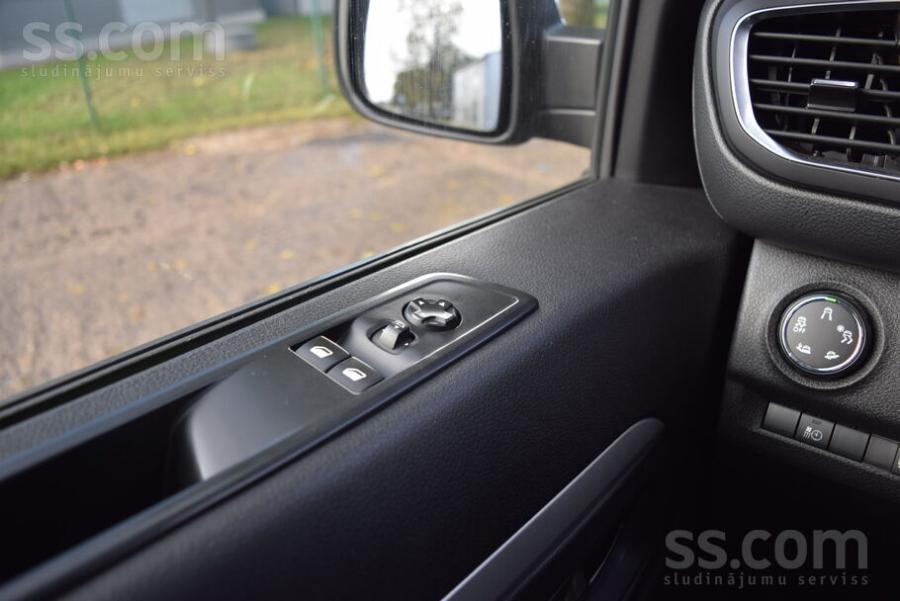 Grey Toyota Proace 2020 in Riga, with an engine capacity of 2.00 L and mileage of 142 thousand km for 23900 €, photo 11 on AUTOMOTO.COM.LV
