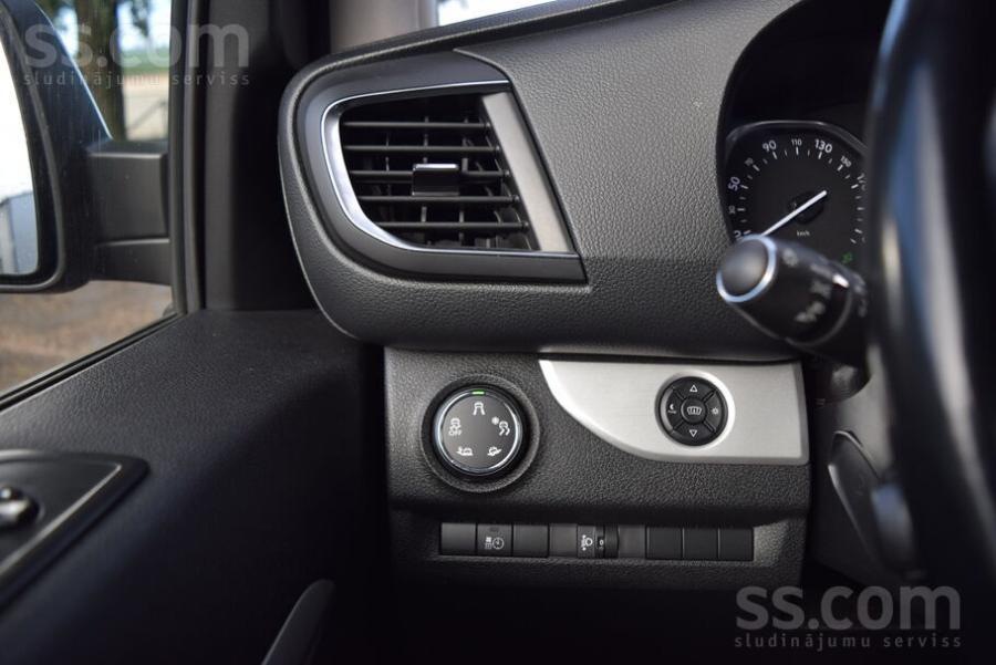 Grey Toyota Proace 2020 in Riga, with an engine capacity of 2.00 L and mileage of 142 thousand km for 23900 €, photo 12 on AUTOMOTO.COM.LV