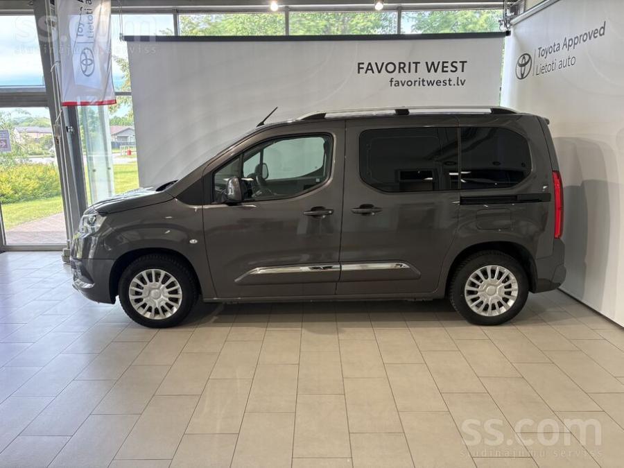 Grey Toyota Proace 2021 in Ventspils, with an engine capacity of 1.20 L and mileage of 75 thousand km for 14290 €, photo 3 on AUTOMOTO.COM.LV
