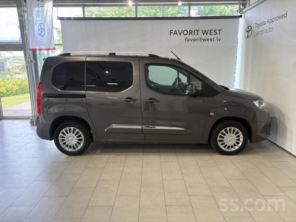Grey Toyota Proace 2021 in Ventspils, with an engine capacity of 1.20 L and mileage of 75 thousand km for 14290 €, photo 3 on AUTOMOTO.COM.LV