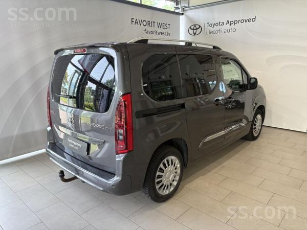 Grey Toyota Proace 2021 in Ventspils, with an engine capacity of 1.20 L and mileage of 75 thousand km for 14290 €, photo 4 on AUTOMOTO.COM.LV