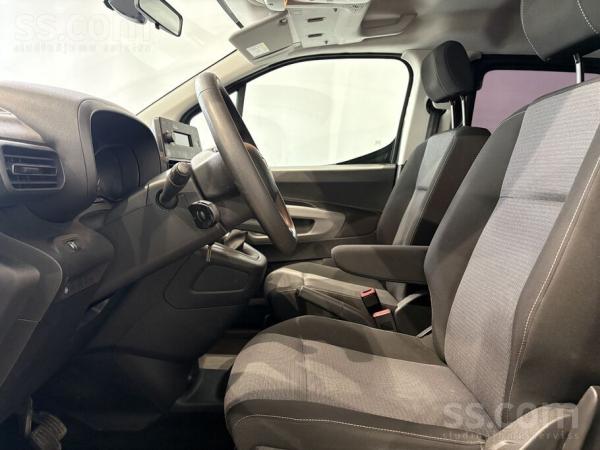 Grey Toyota Proace 2021 in Ventspils, with an engine capacity of 1.20 L and mileage of 75 thousand km for 14290 €, photo 5 on AUTOMOTO.COM.LV