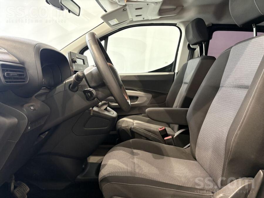 Grey Toyota Proace 2021 in Ventspils, with an engine capacity of 1.20 L and mileage of 75 thousand km for 14290 €, photo 6 on AUTOMOTO.COM.LV