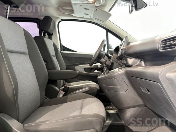 Grey Toyota Proace 2021 in Ventspils, with an engine capacity of 1.20 L and mileage of 75 thousand km for 14290 €, photo 7 on AUTOMOTO.COM.LV