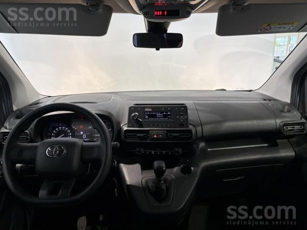 Grey Toyota Proace 2021 in Ventspils, with an engine capacity of 1.20 L and mileage of 75 thousand km for 14290 €, photo 9 on AUTOMOTO.COM.LV