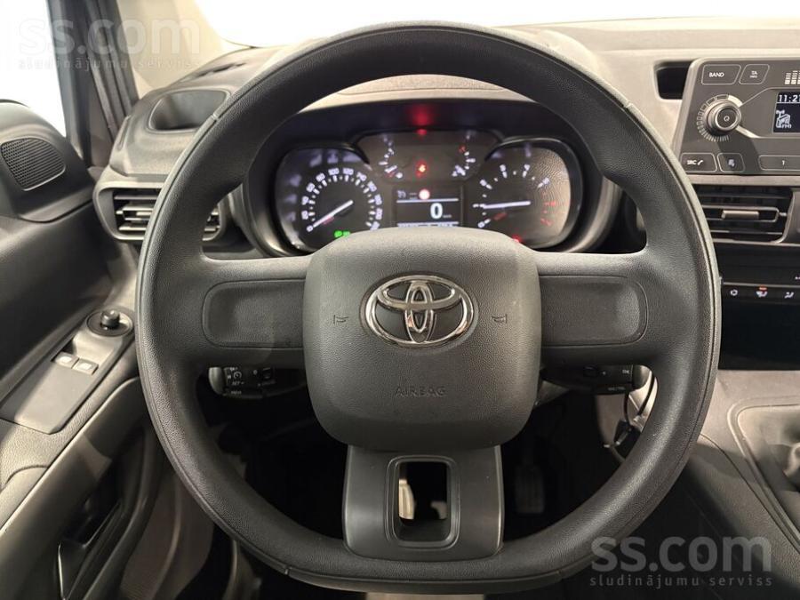 Grey Toyota Proace 2021 in Ventspils, with an engine capacity of 1.20 L and mileage of 75 thousand km for 14290 €, photo 12 on AUTOMOTO.COM.LV