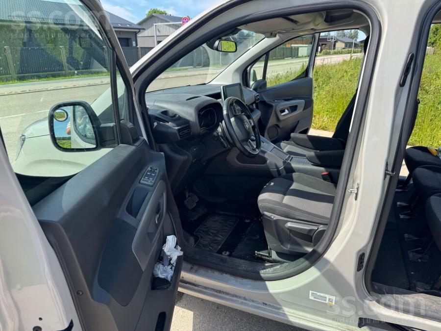 Pelēks Toyota Proace 2021 Rīga, ar dzinēja tilpumu 1.50 L un nobraukumu 103 tūkst. km par 15250 €, foto 3 vietnē AUTOMOTO.COM.LV