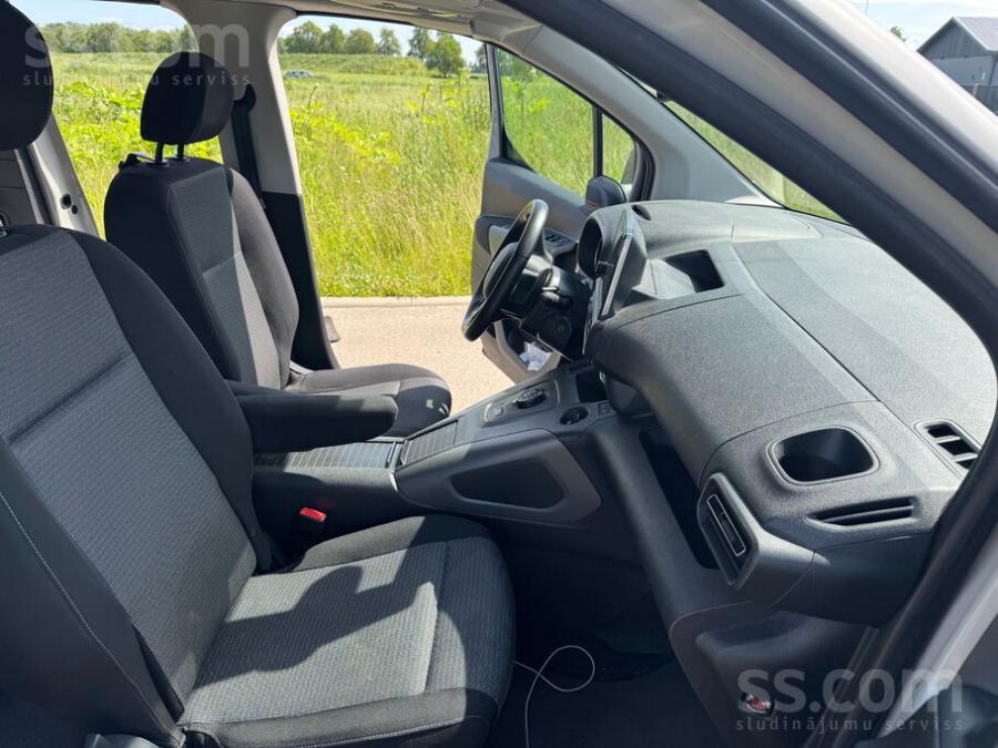 Pelēks Toyota Proace 2021 Rīga, ar dzinēja tilpumu 1.50 L un nobraukumu 103 tūkst. km par 15250 €, foto 4 vietnē AUTOMOTO.COM.LV