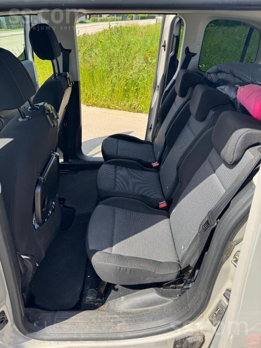 Pelēks Toyota Proace 2021 Rīga, ar dzinēja tilpumu 1.50 L un nobraukumu 103 tūkst. km par 15250 €, foto 6 vietnē AUTOMOTO.COM.LV