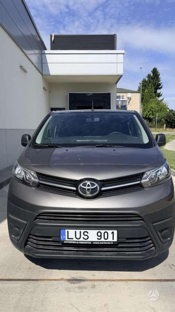 Grey Toyota Proace 2021 in Vilnius, with an engine capacity of 1.50 L and mileage of 100 thousand km for 15490 €, photo 5 on AUTOMOTO.COM.LV