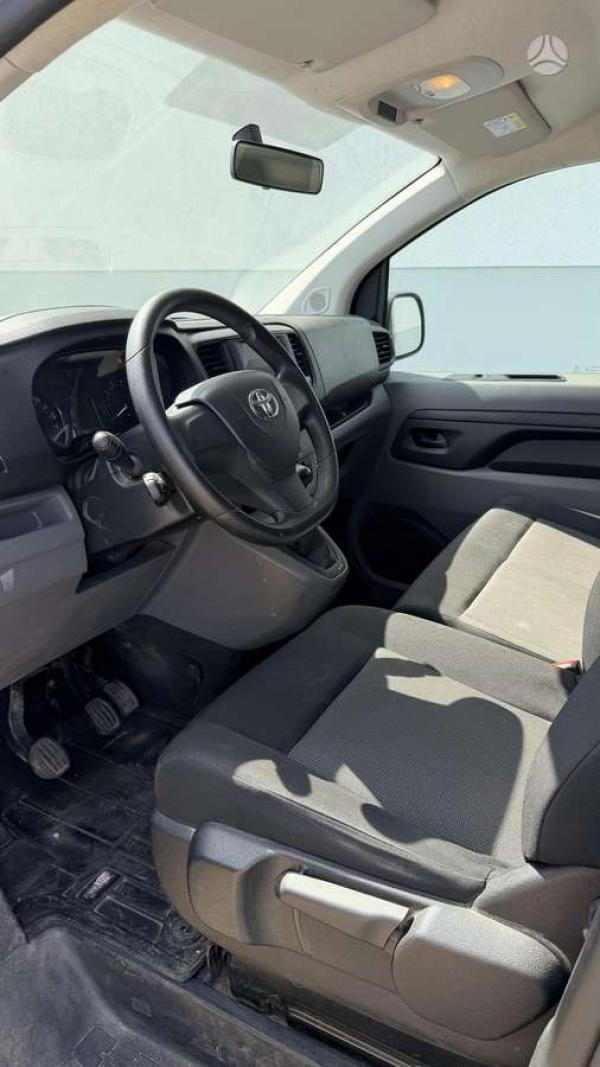 Grey Toyota Proace 2021 in Vilnius, with an engine capacity of 1.50 L and mileage of 100 thousand km for 15490 €, photo 10 on AUTOMOTO.COM.LV
