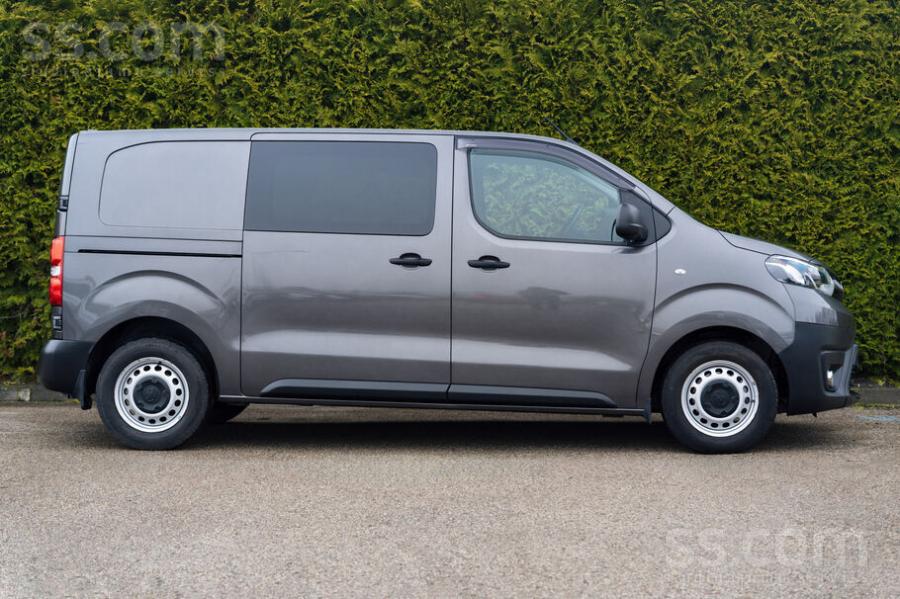 Grey Toyota Proace 2022 in Riga, with an engine capacity of 2.00 L and mileage of 29 thousand km for 23900 €, photo 3 on AUTOMOTO.COM.LV