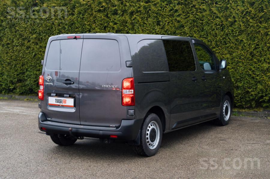 Grey Toyota Proace 2022 in Riga, with an engine capacity of 2.00 L and mileage of 29 thousand km for 23900 €, photo 5 on AUTOMOTO.COM.LV