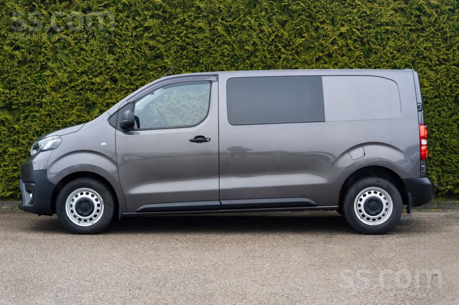 Grey Toyota Proace 2022 in Riga, with an engine capacity of 2.00 L and mileage of 29 thousand km for 23900 €, photo 9 on AUTOMOTO.COM.LV
