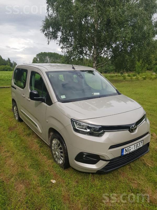 Pelēks Toyota Proace 2022 Rīga, ar dzinēja tilpumu 1.50 L un nobraukumu 160 tūkst. km par 12900 €, foto 1 vietnē AUTOMOTO.COM.LV
