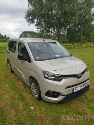 Pelēks Toyota Proace 2022 Rīga, ar dzinēja tilpumu 1.50 L un nobraukumu 160 tūkst. km par 12900 €, foto 1 vietnē AUTOMOTO.COM.LV