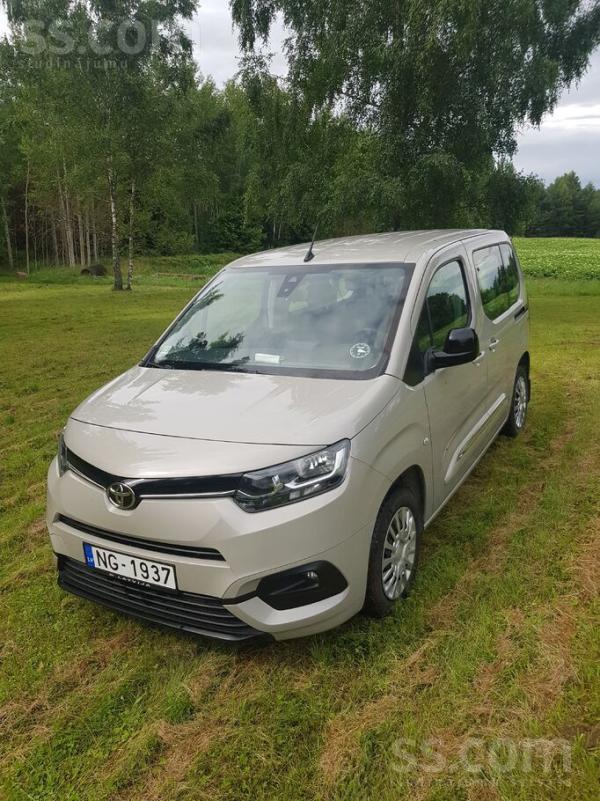 Pelēks Toyota Proace 2022 Rīga, ar dzinēja tilpumu 1.50 L un nobraukumu 160 tūkst. km par 12900 €, foto 3 vietnē AUTOMOTO.COM.LV