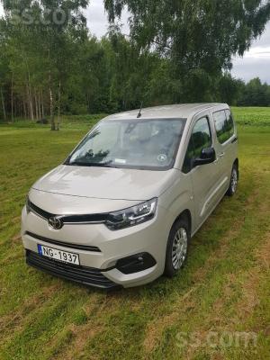 Pelēks Toyota Proace 2022 Rīga, ar dzinēja tilpumu 1.50 L un nobraukumu 160 tūkst. km par 12900 €, foto 3 vietnē AUTOMOTO.COM.LV